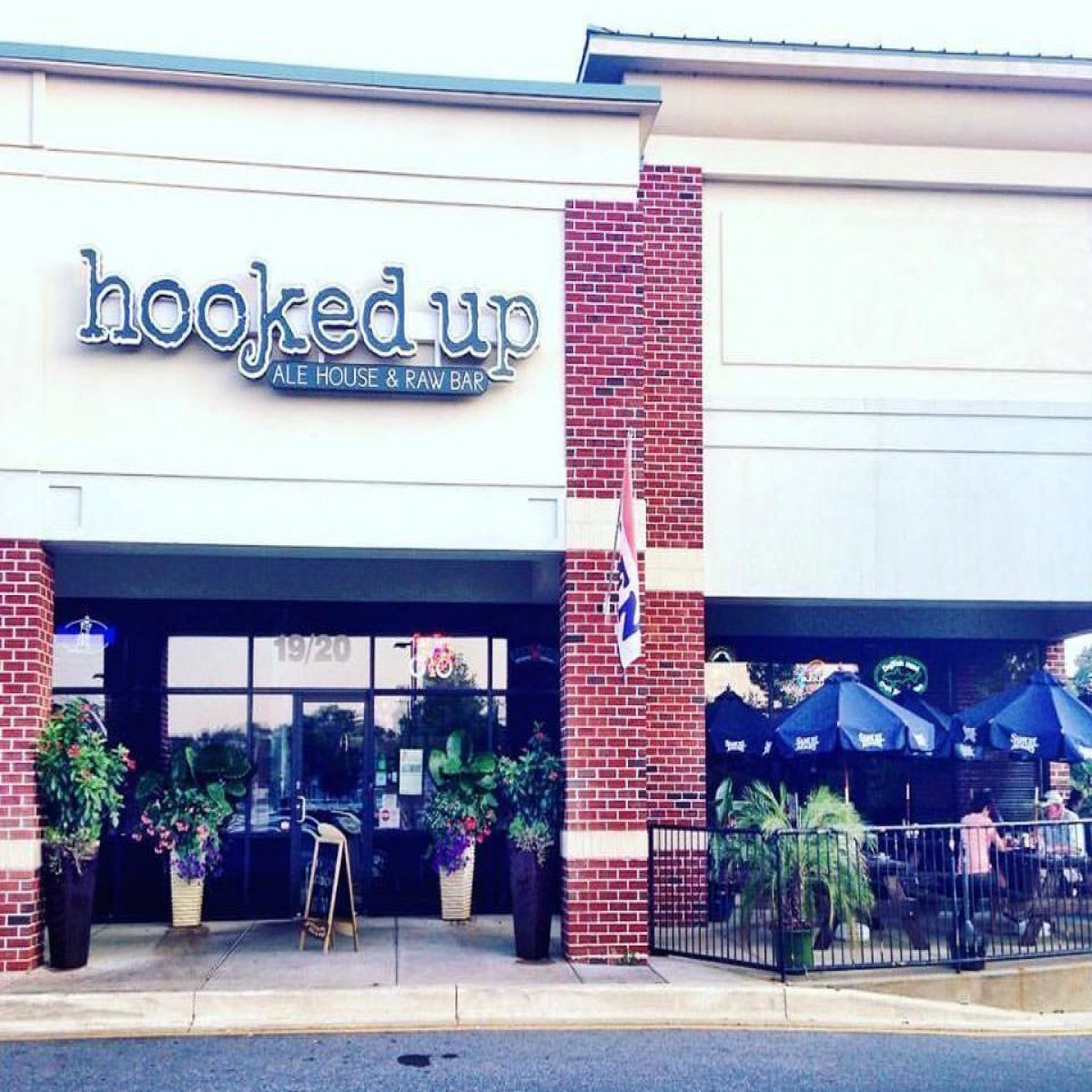 Hooked Up Ale House & Raw Bar